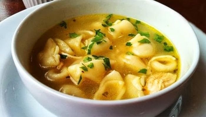 Sopa de capeletti